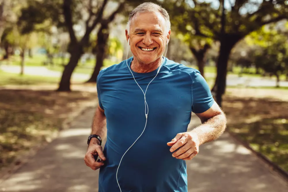 Wéi Dir Är Workout Routine am Alter behalen