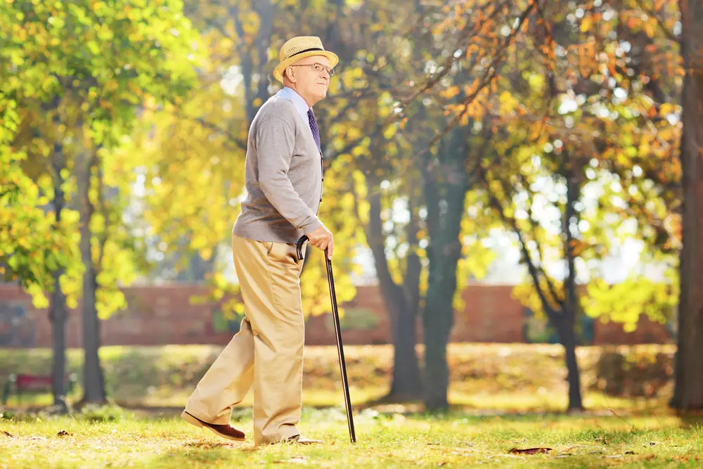 Die Art, wie wir gehen, kann Ärzten helfen, Demenz und Alzheimer zu diagnostizieren