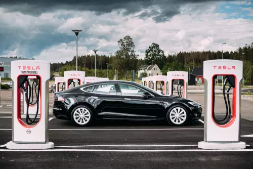 Nuwe Tesla-batterye kan 1 miljoen myl loop