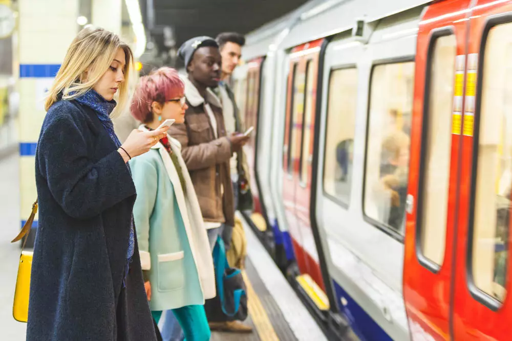 Las personas siguen un patrón universal al cambiar entre aplicaciones de teléfonos celulares