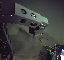 Submarine Robot-ku wuxuu u quusaa meesha ugu qoto dheer ee badweynta