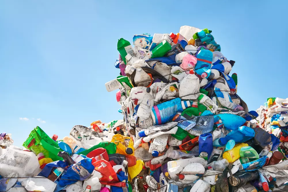 Reciclarea chimică ne va rezolva problemele plasticului?