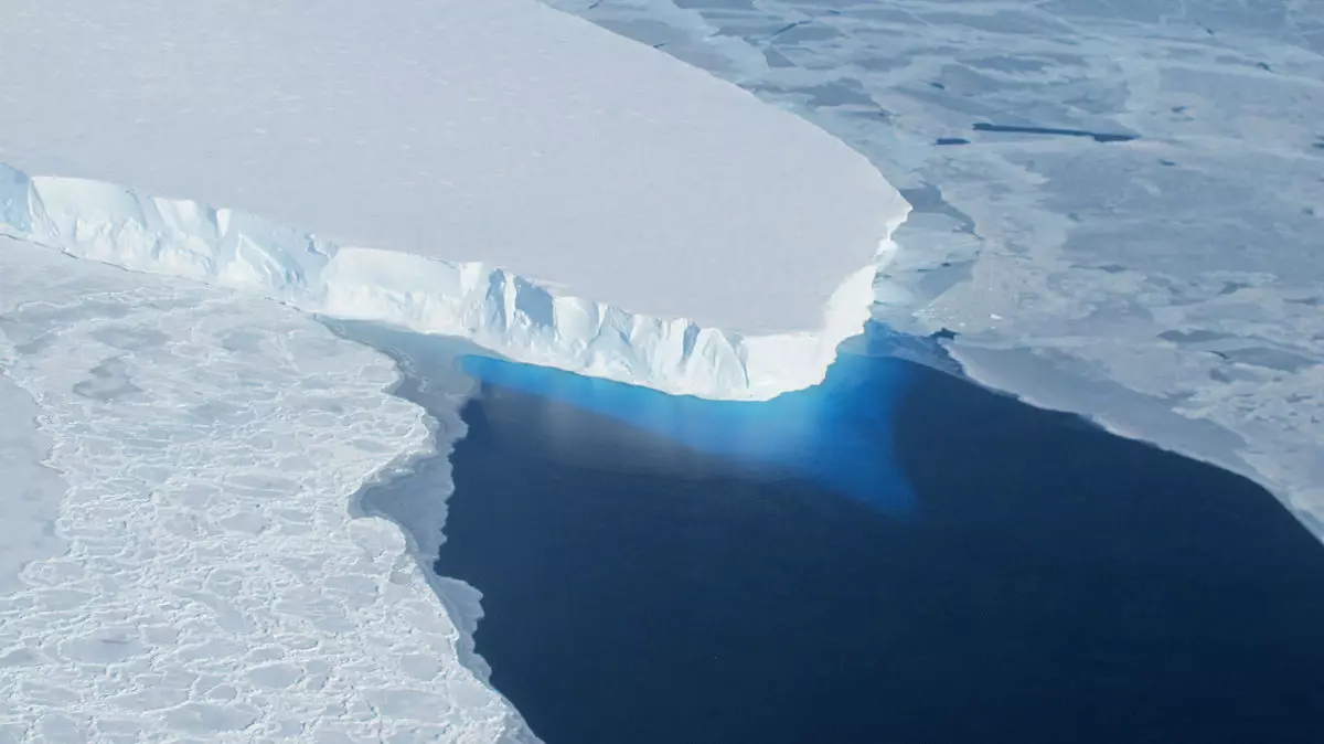 အန္တာတိကတိုက်ရဲ့ Doomsday ရေခဲမြစ်အတွက် သိပ္ပံပညာရှင်တွေက ဘာကြောင့် အရမ်းစိုးရိမ်နေကြတာလဲ။