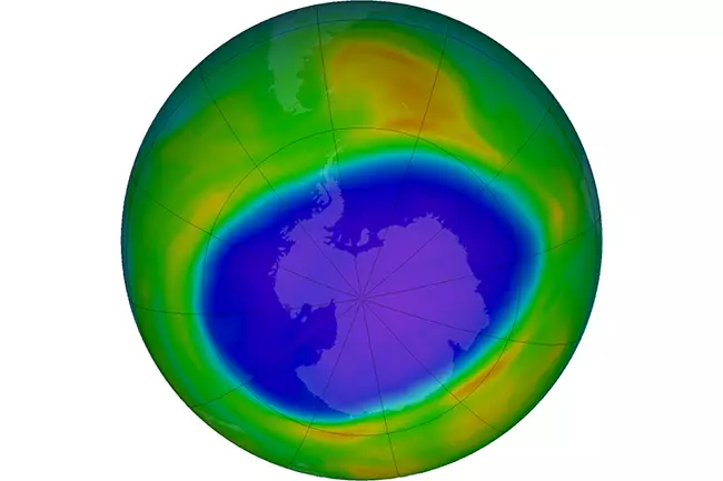 Dramatic Turnabout: 2020's Antarctic Ozone Hole Dako, Lawom, ug Nagpadayon