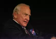 Buzz Aldrin hovorí: Zabudnite na Mesiac, poďme na Mars