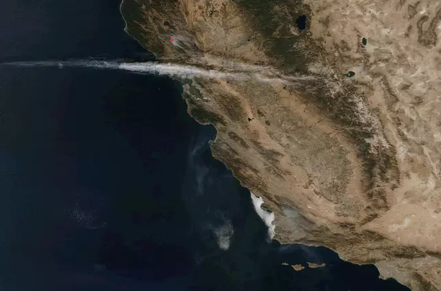 Masiku asanu ndi anayi a California Infernos, monga Kuwonekera kuchokera ku Space